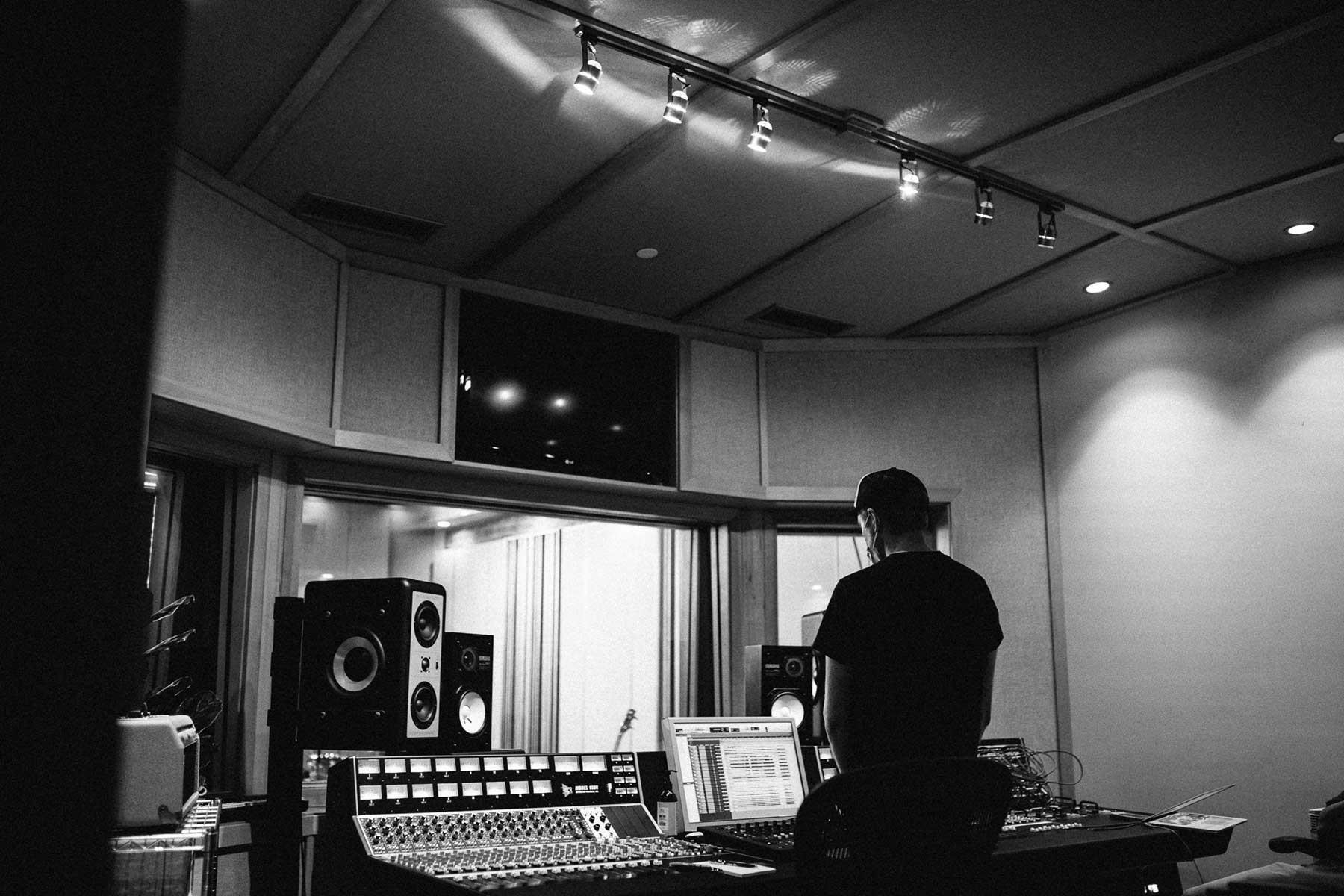 2020Y09M30-Field-Guide-Monarch-Studios-Vancouver-BC-090 - Monarch Studios